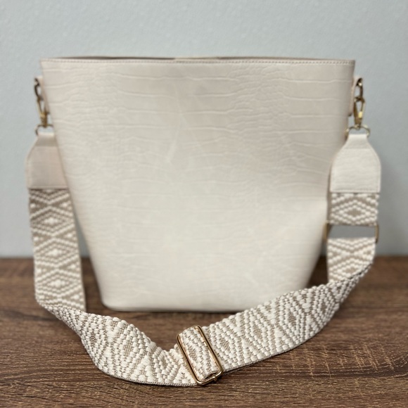 Cracker Barrel | Bags | Croc Bucket Bag | Poshmark